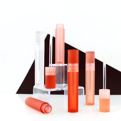Cina Tubi di plastica cosmetici 14g della bacchetta di lucentezza del labbro del giro 10ml di 2 strati in vendita