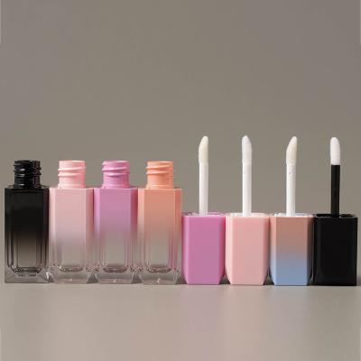 Cina Tubi vuoti blu rosa di lucentezza del labbro 5ml del nero del cilindro con l'OEM della spazzola in vendita
