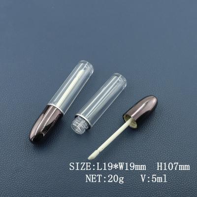 Cina OEM ricoprente UV del punto 5ml del labbro dei tubi vuoti di lusso rotondi di lucentezza in vendita