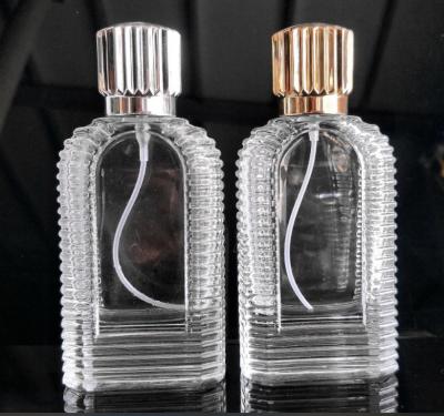 Cina Progetti la bottiglia per il cliente vuota dello spruzzo di profumo di vetro della piegatura del nuovo cappuccio del quadrato 60ml in vendita