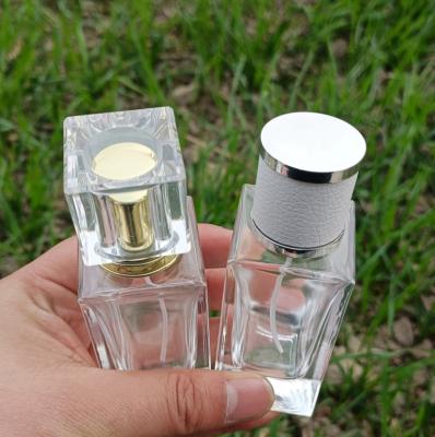 Cina ODM dell'OEM riutilizzabile della bottiglia dello spruzzo di Colonia del profumo dell'atomizzatore 50ml in vendita