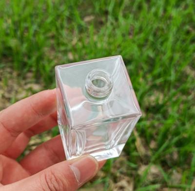 Cina ODM dell'OEM riutilizzabile della bottiglia dello spruzzo di Colonia del profumo dell'atomizzatore 50ml in vendita