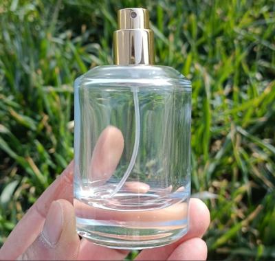 Cina Nuovo prodotto 50ml nell'imballaggio vuoto della piegatura del cappuccio di profumo della bottiglia rotonda di riserva dello spruzzo in vendita