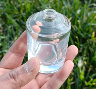 Cina Nuovo prodotto 50ml nell'imballaggio vuoto della piegatura del cappuccio di profumo della bottiglia rotonda di riserva dello spruzzo in vendita