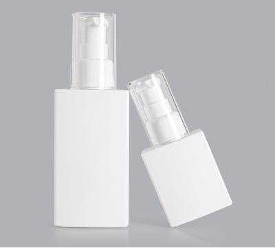 Cina Bottiglia quadrata d'imballaggio cosmetica 100ml 120ml dei contenitori di PETG in vendita