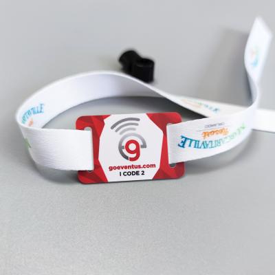 中国 オーダーメイド ロゴ サテン 織物 RFID 腕帯 ゲスト/VIP/ベンダー/メディア/STUFF/アーティストに最適 販売のため