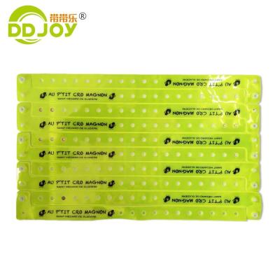 China Design Pulseira de plástico de PVC para ocasião de aniversário Faixa de pulso refletiva ecológica à venda