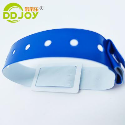 China Custom Logo Bracelets L Shape PVC Vinyl Material Writable Smart RFID Chip Wristband for sale