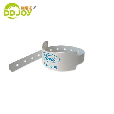 China Promotion Activity Custom PVC Vinyl Wristbands Monochrome Printing for Events Party for sale