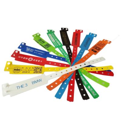 China Aangepaste polsband voor cadeau DingBa verkoopt blauwe plastic-composite materiaal armband Te koop