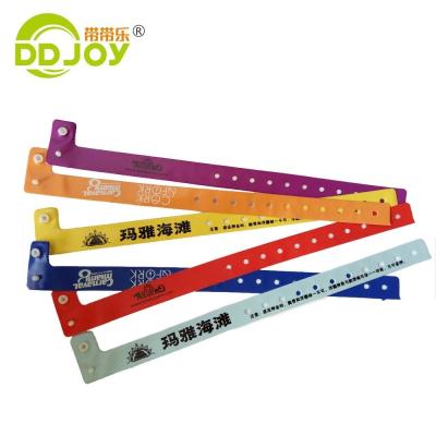 Cina Braccialetto in PVC personalizzato con codice QR per eventi in vendita