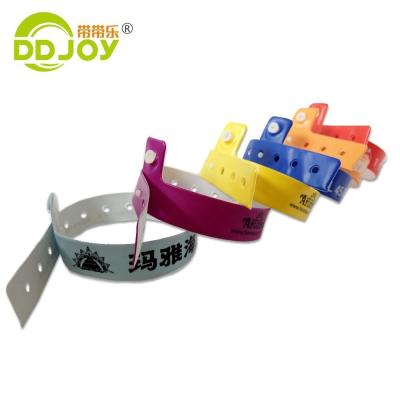 Cina Braccialetto in PVC personalizzato con codice QR per eventi in vendita
