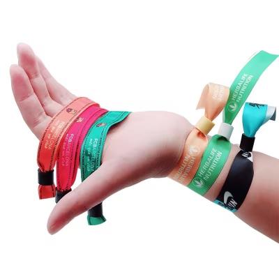 China 350*15mm RFID-Armbänder in normaler Größe aus Satin mit individuellem Logo und Textdruck zu verkaufen