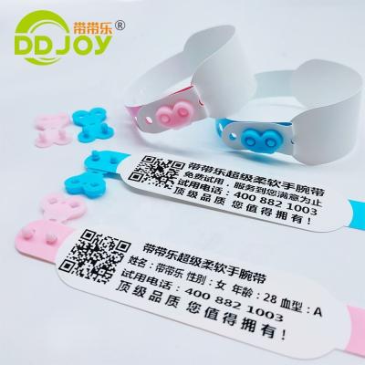 Cina Braccialetto ad alta resistenza termica VIP per bambini adulti durante eventi di networking in vendita