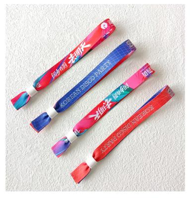 China Blaue Satin-Stoffe Einmalige Veranstaltung Festival Party Armbänder mit Logo-Druck zu verkaufen
