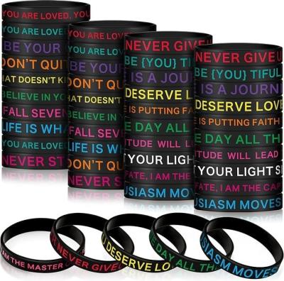 China Silk Screen Printing Custom Logo Rubber Armband voor evenementen en feesten cadeautjes Te koop