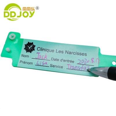 China 100pcs aangepaste schrijfbare ID armbanden voor kinderpark waterdichte patiënt polsband Te koop