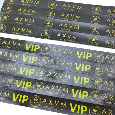 Cina Biglietti d'identità impermeabili e braccialetti Tyvek personalizzati essenziali per eventi Festival in vendita