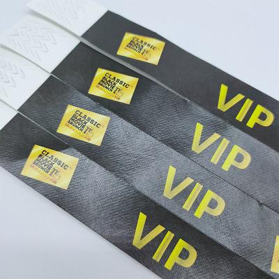 Cina Biglietti d'identità impermeabili e braccialetti Tyvek personalizzati essenziali per eventi Festival in vendita