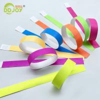 China Custom Tyvek Wristbands 250x19mm Strong Adhesive Closure Waterproof Event Bracelets for sale