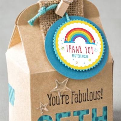 Cina Adesivo personalizzato, resistente all'olio, arcobaleno carino, grazie, adesivo per la decorazione del regalo in vendita