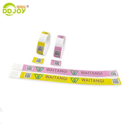 Chine Obtenez votre admission aux événements du festival triée avec un bracelet Tyvek personnalisé 250 * 25mm à vendre
