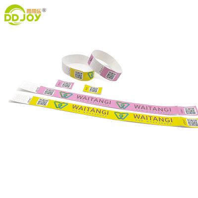 Chine Obtenez votre admission aux événements du festival triée avec un bracelet Tyvek personnalisé 250 * 25mm à vendre