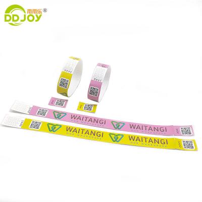 Chine Obtenez votre admission aux événements du festival triée avec un bracelet Tyvek personnalisé 250 * 25mm à vendre