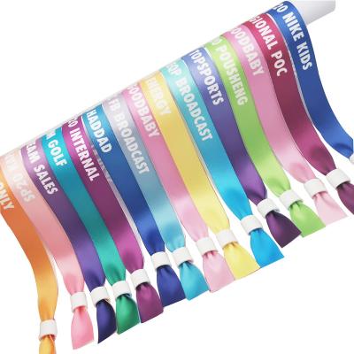 Cina Stampa del logo personalizzato Braccialetti RFID per eventi Festival Party Tessuto satinato in vendita