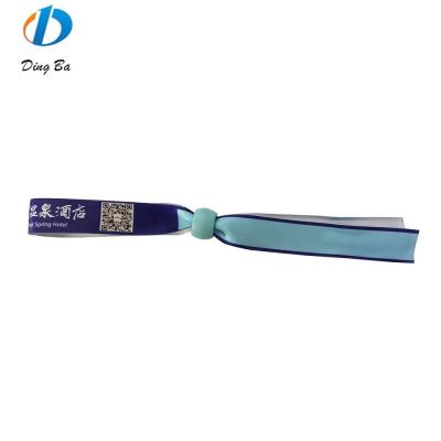 China Concert Evenementen Groen Polyester Geweven Stof Gepersonaliseerde Gepersonaliseerde Armbanden Armbanden Te koop