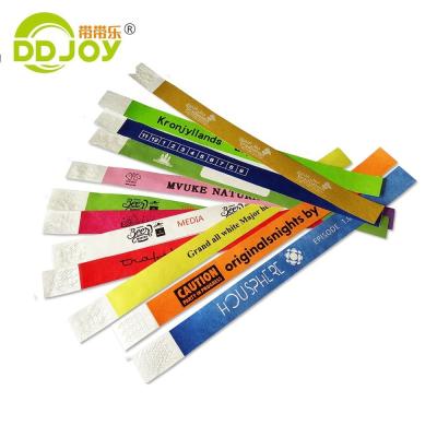 Cina Braccialetti a colori solidi per feste e feste in vendita