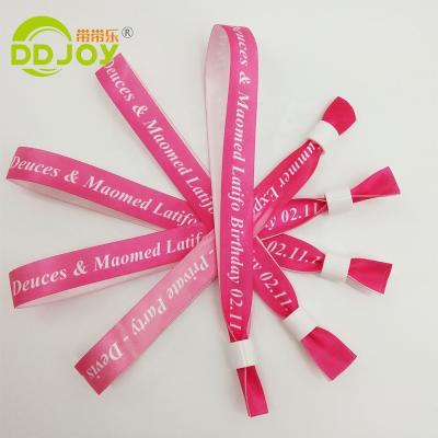 China Adjustable One Time Cloth Wristband with Plastic Clip Jewelry Main Material Cloth for sale