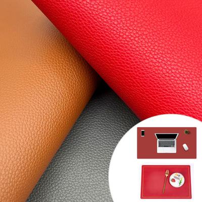 Cina PVC Litchi Grain Double Face Materiali di pelle sintetica in incisione impermeabile per borsa Tavolo Matta cintura Scopi decorativi in vendita