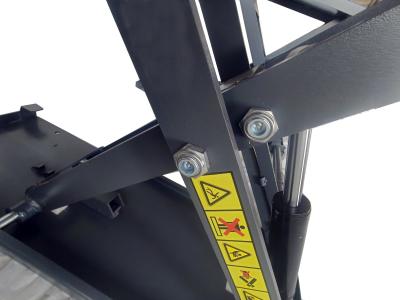 Cina SCISSOR Car Lift per il sollevamento sicuro e facile di veicoli da 3000 kg a 3500 kg nei negozi di automobili in vendita