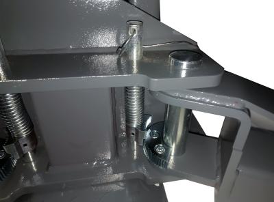 China 4000kgs Lifting Capacity Two Post Car Lift Hoist for Mechanical Workshop by Xingyihang for sale