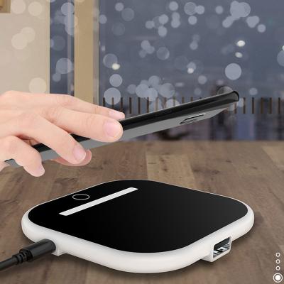Cina 10W colore su ordinazione di carico veloce del caricatore senza fili da tavolino del micro 5P in vendita