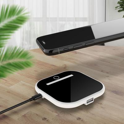 Cina 10W colore su ordinazione di carico veloce del caricatore senza fili da tavolino del micro 5P in vendita