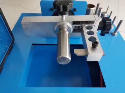 China 12v Color Azul Car Cargando 35kg Máquina de deslizamiento de manguera 2 pulgadas Potencia del motor 0.4kw Para beneficio / Máquina de pelado de manguera en venta