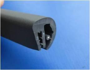 Cina La gomma automobilistica del pizzo della disposizione del tettuccio apribile sigilla la resistenza eccellente di invecchiamento e del prodotto chimico in vendita