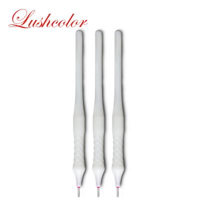 中国 #21刃の白く使い捨て可能な眉毛の陰影のペンの永久的な構造の手動眉毛の入れ墨のペン 販売のため