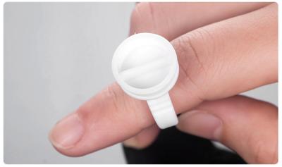 Cina Piccoli accessori di plastica del tatuaggio, tazza permanente dell'inchiostro del pigmento di trucco in vendita