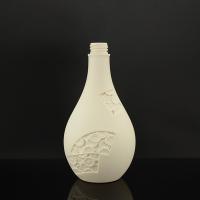 China Hot Stamping Refillable Empty Shampoo Bottle Empty 750ml Plastic Bottles for sale