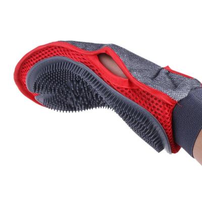 China Custom Deshedding Glove Efficient Pet Grooming Glove Pet Cleaning Supplies for sale