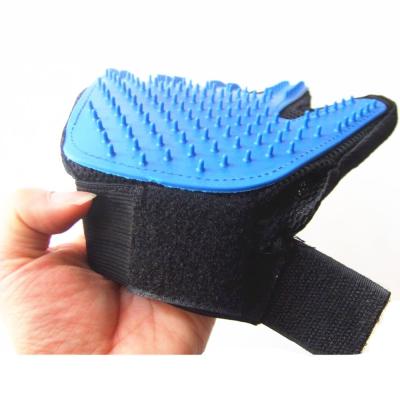 China Plastic Huisdierenhandschoen, de Borstel van het de Hondhaar van de Massagehandschoen voor Huisdier Schoonmakende het Verzorgen Kam Te koop