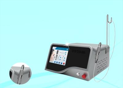 Cina Rimozione vascolare del laser a diodi di uso medico 980 nanometro, attrezzatura di rimozione del laser delle vene ematiche in vendita