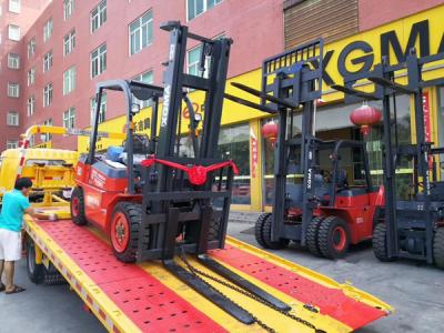 Cina Carrello elevatore a forcale della ruota diesel di potere 4, altezza di elevazione del carrello elevatore 3000mm di capacità elevata in vendita