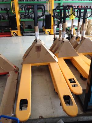 Cina 2 tonnellate pallet Jack, CE idraulico della mano da 2,5 tonnellate della ruota dell'unità di elaborazione del camion di pallet diplomato in vendita