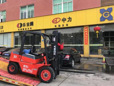 Cina Il carrello elevatore azionato diesel idraulico 3000kg della trasmissione ha valutato la capacità in vendita