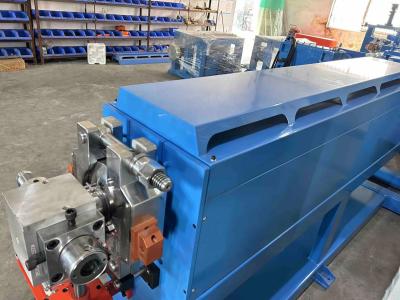 Cina 90 Linea di estrusione di cavi 280 kg/h Macchina per la produzione di cavi in PVC con motore Siemens in vendita