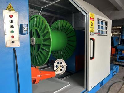 Cina 4*1,5 4*2,5 4*4 4*6 Macchina per la torsione dei cavi 22kw Macchina per la torsione automatica dei fili in vendita
